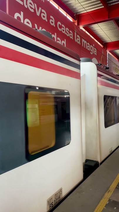 UT-01 en la estación Cuautitlán de la Línea 1 del Tren Suburbano del Valle de México. - YouTube