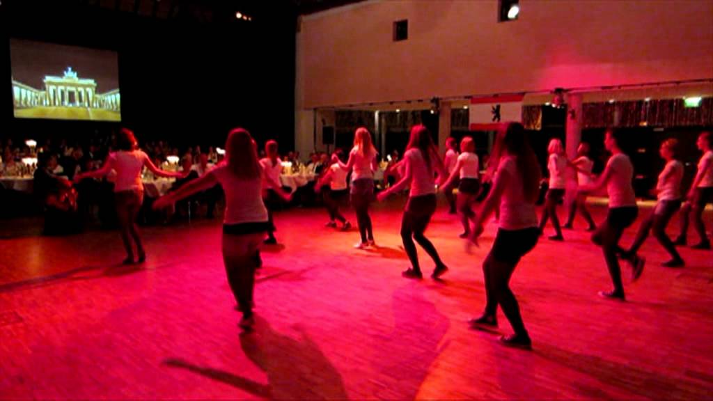 Video-Clip-Dancing Berlin City Girl - YouTube