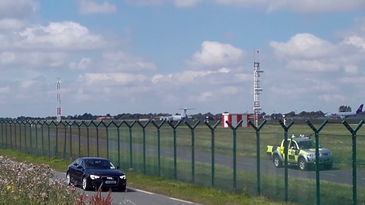 U2 private jet dublin airport. - YouTube