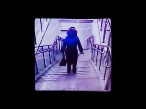 METRODA DÜŞEN KADIN