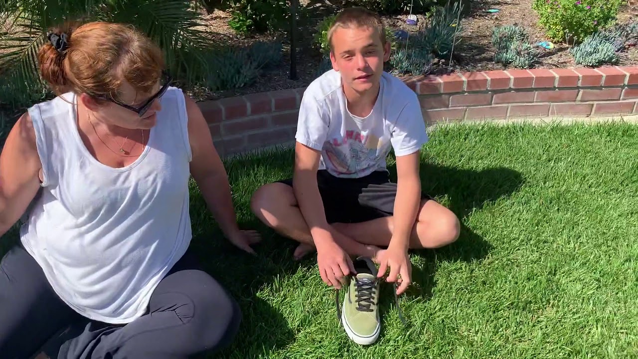 Let's Learn To Tie Our Shoes! - YouTube