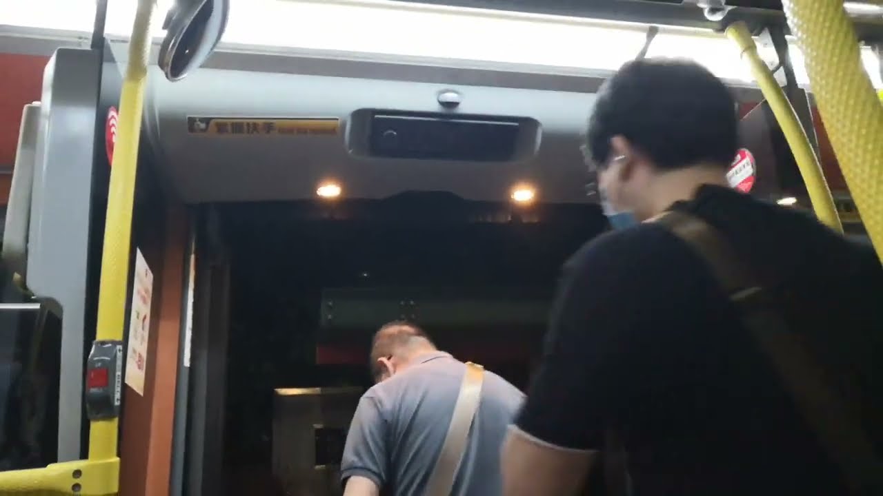 KMB L-2E AVBWU122 PX1440 @ 43A 落車門開關過程及青盛苑報站 - YouTube