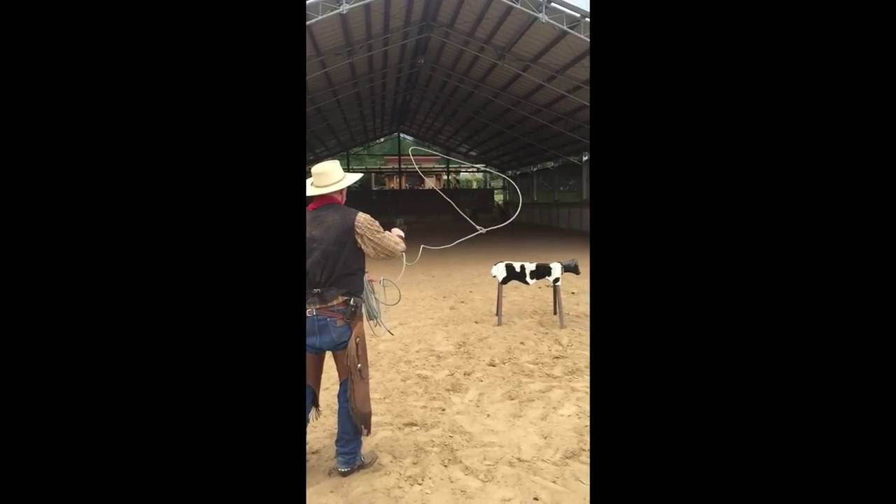 Vaquero Roping - The fallen skirt - YouTube