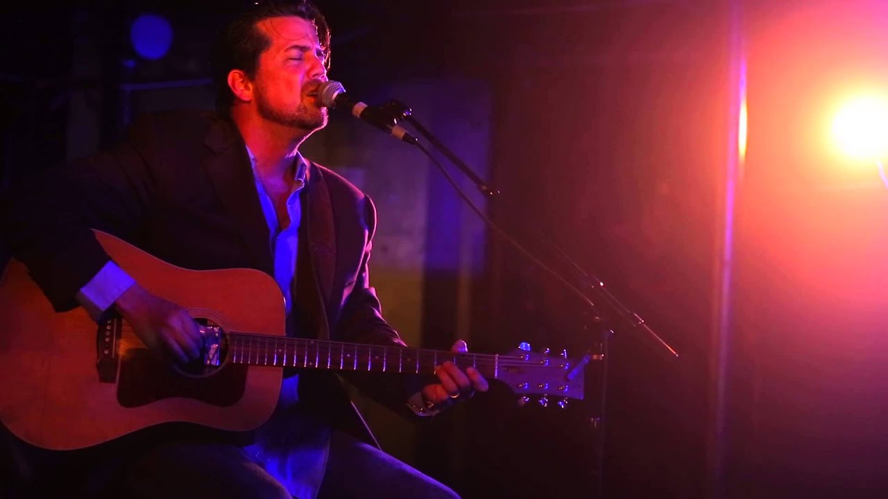 Patrick Sweany - "Them Shoes" (Live in Boston) - YouTube