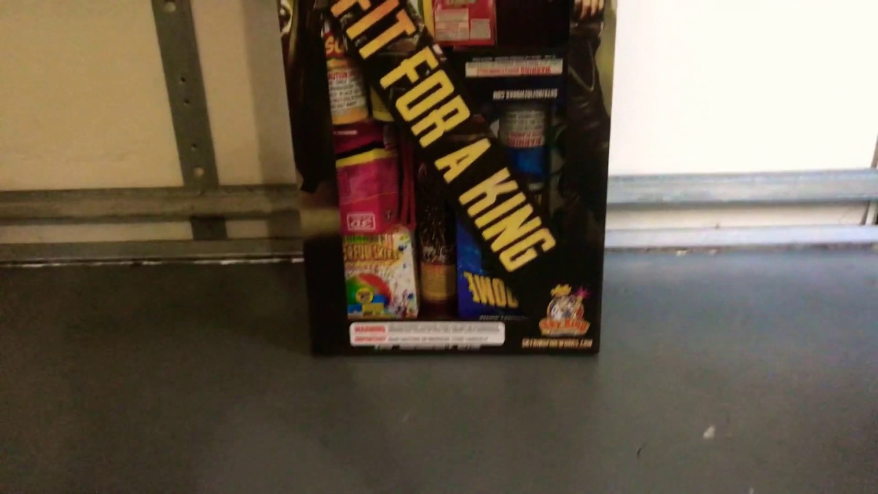 Fit for a king firework assortment unboxing - YouTube