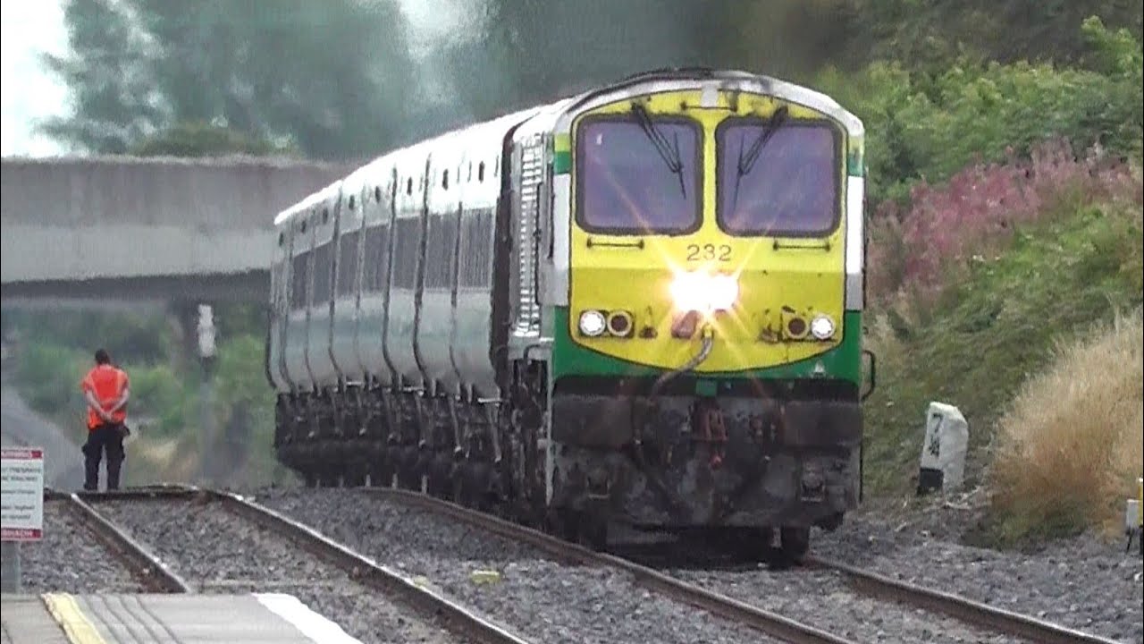 IE 201 Class Loco + MK4 Intercity Train - Adamstown, Dublin - YouTube