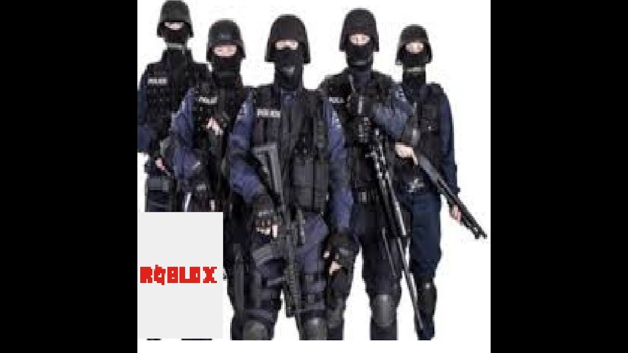 JOINING THE SWAT TEAM IN ROBLOX - YouTube