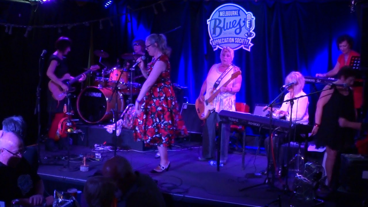 Diana Wolfe & the Sisters Blues ensemble - Hound Dog - YouTube