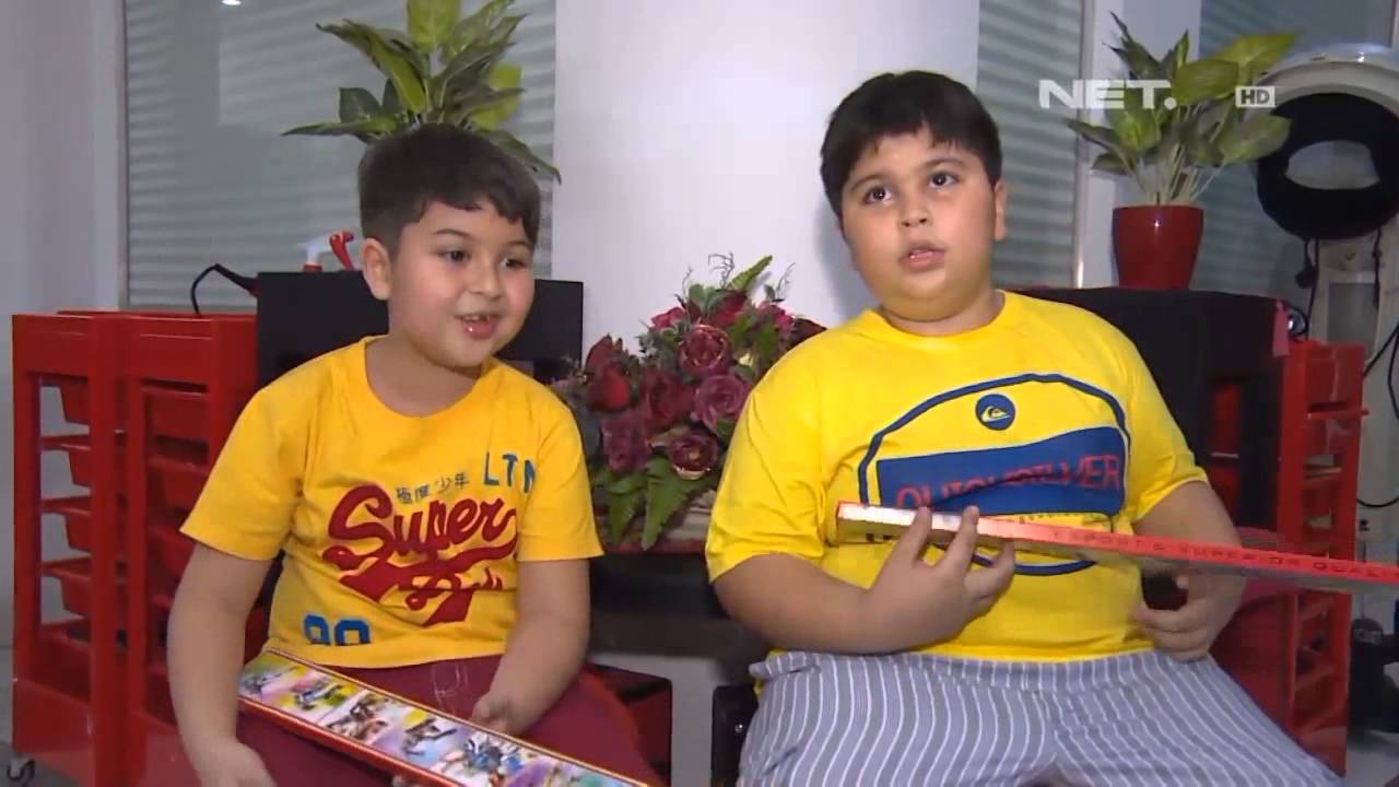 Entertainment News - Sambut lebaran Baim cilik dan Abay main kembang ...