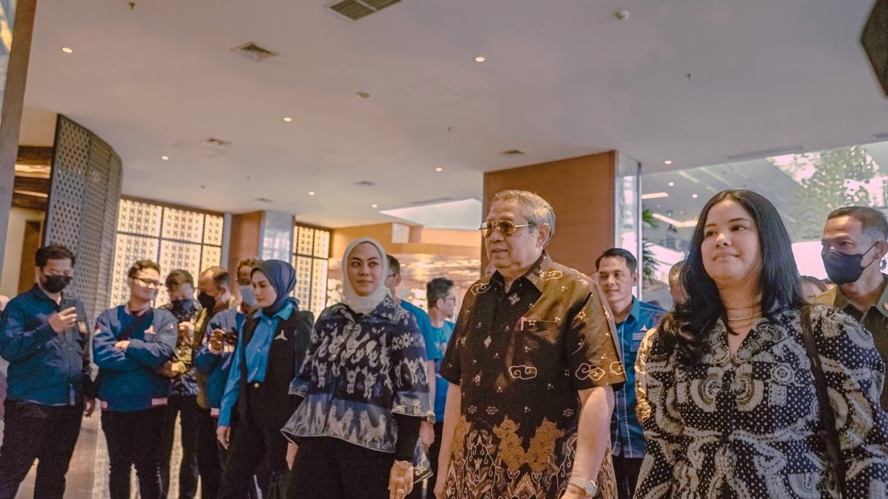 PROF DR H SUSILO BAMBANG YUDHOYONO HADIRI PAMERAN DAN LELANG LUKISAN DI ...
