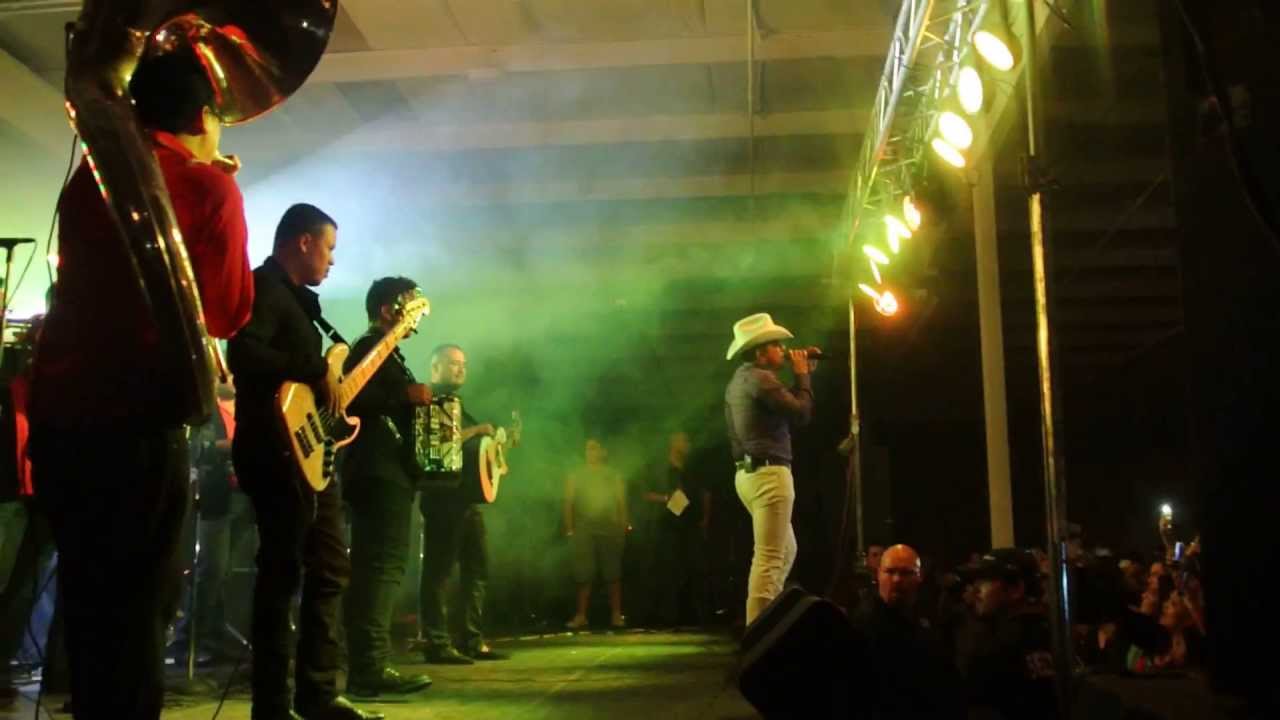 Roberto Tapia tucson expocenter que raro se siente todo - YouTube