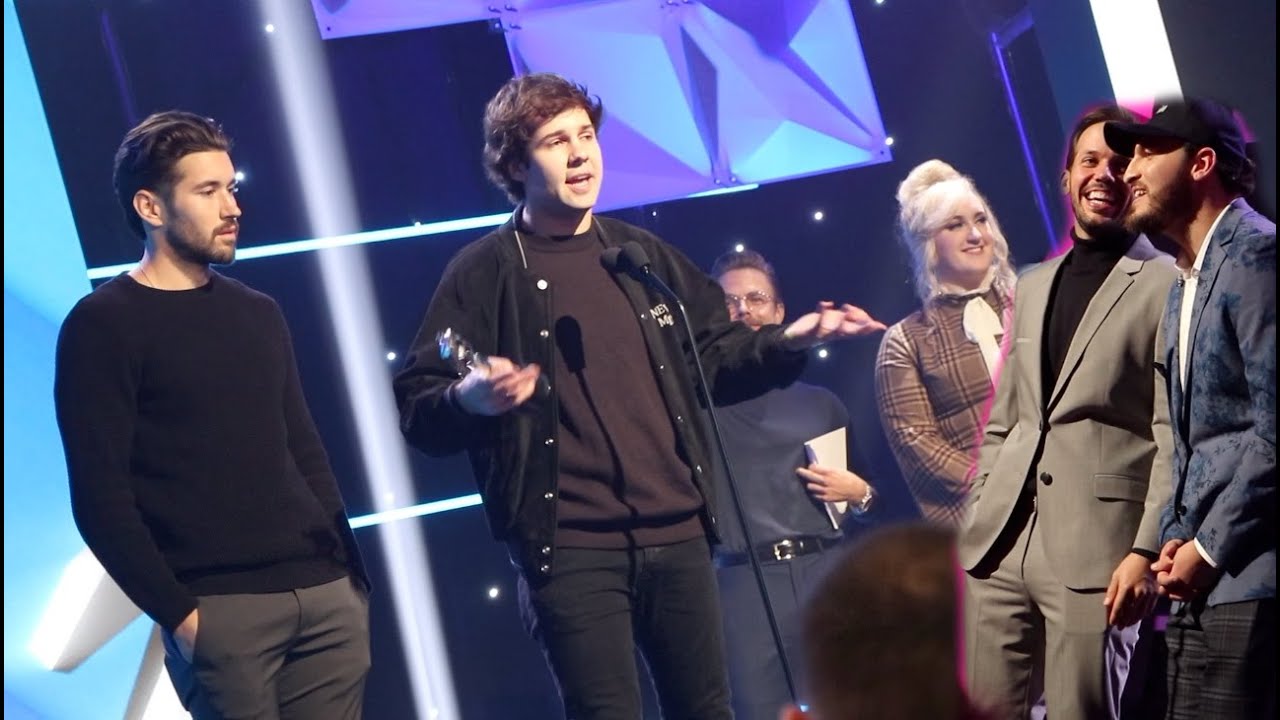 DAVID WIN AWARD! (and lose but it's ok win some lose some) - YouTube