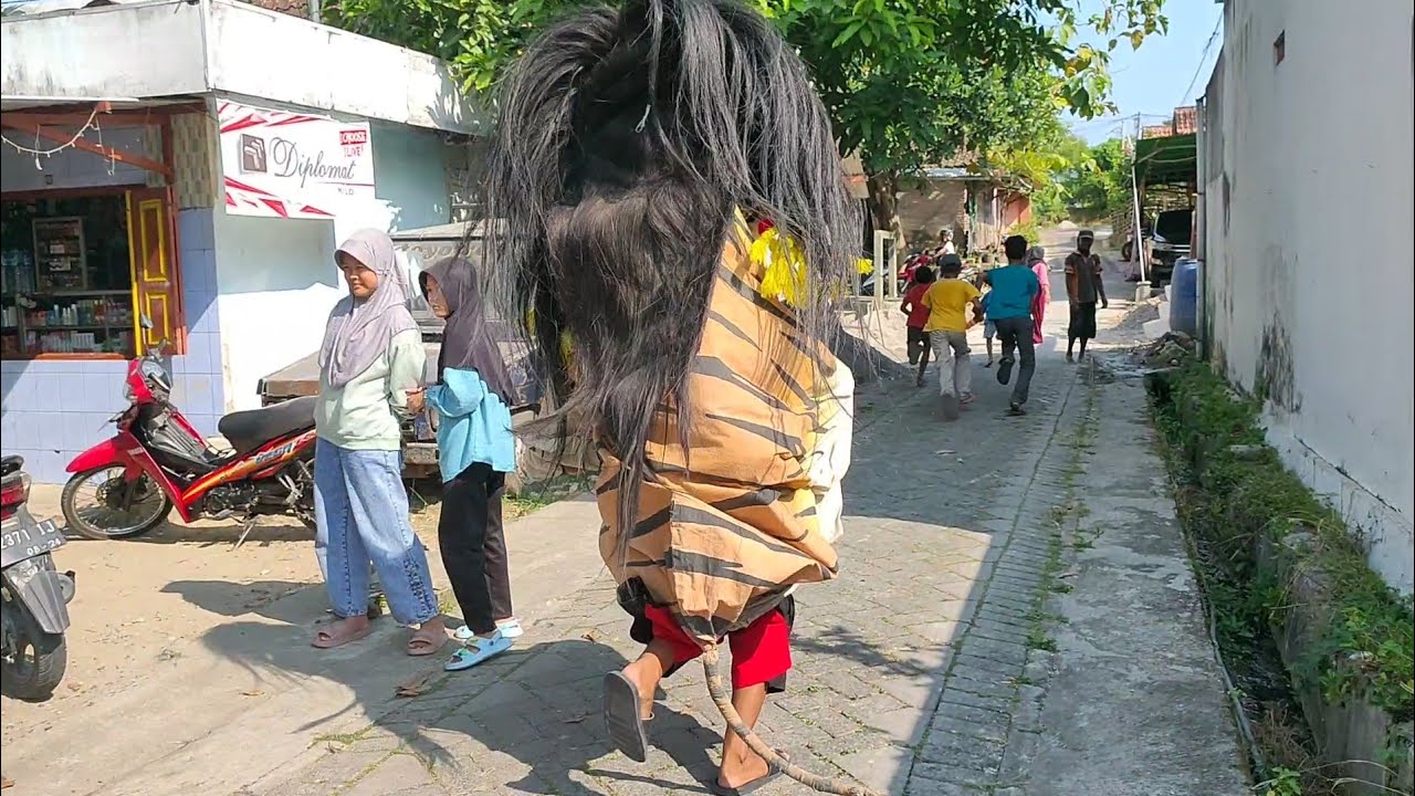 Rame!!! Kirab Barongan Galak Reog Ponorogo Sedekah Bumi Kelurahan ...