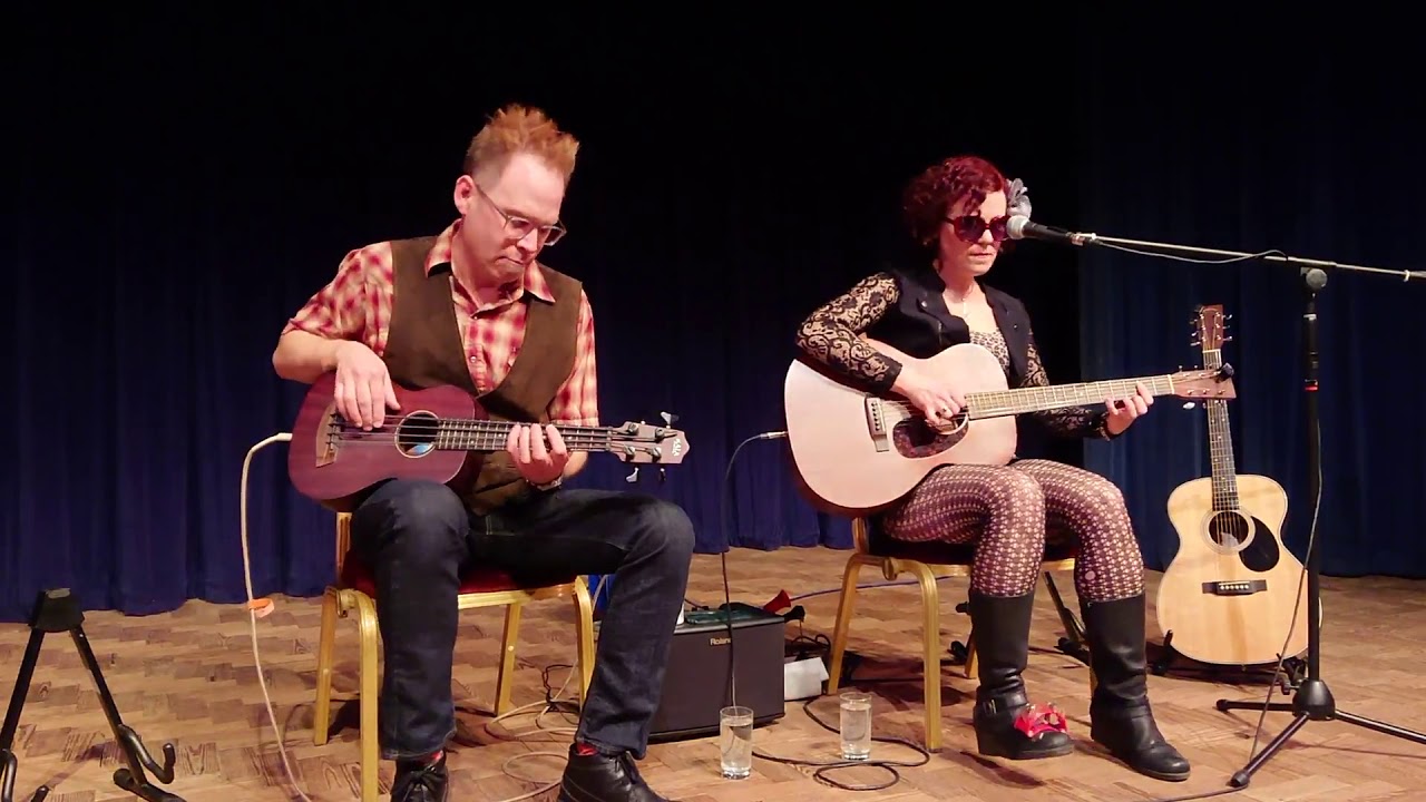 Erin Harpe Country Blues Duo - Women be Wise (LIVE) - YouTube