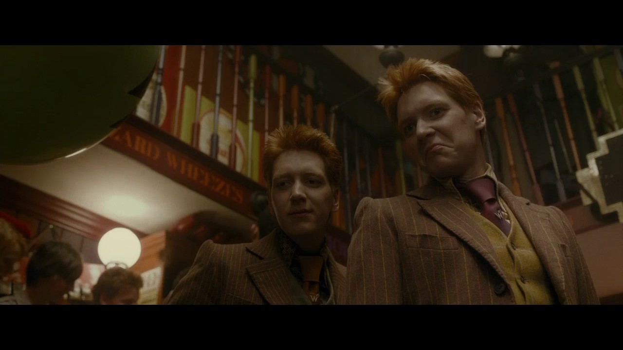 A new joke shop! The Weasley brothers look the same! - YouTube