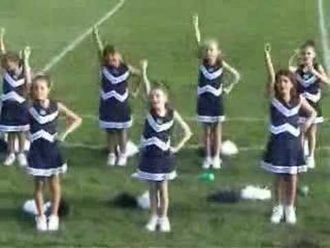Bulldogs cheerleading - YouTube