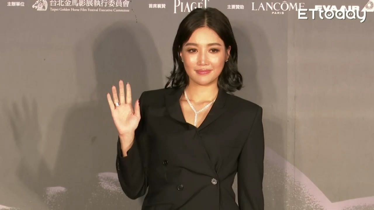 A-Lin出席金馬影展紅毯 《比悲傷更悲傷的故事》首映會 - A-Lin cut版 - YouTube