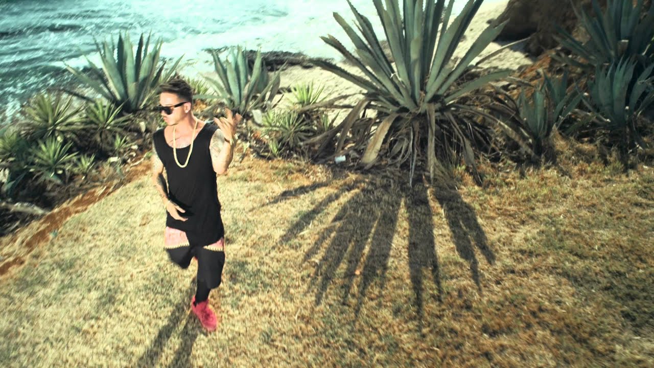 Inna feat J. Balvin -Cola Song - YouTube