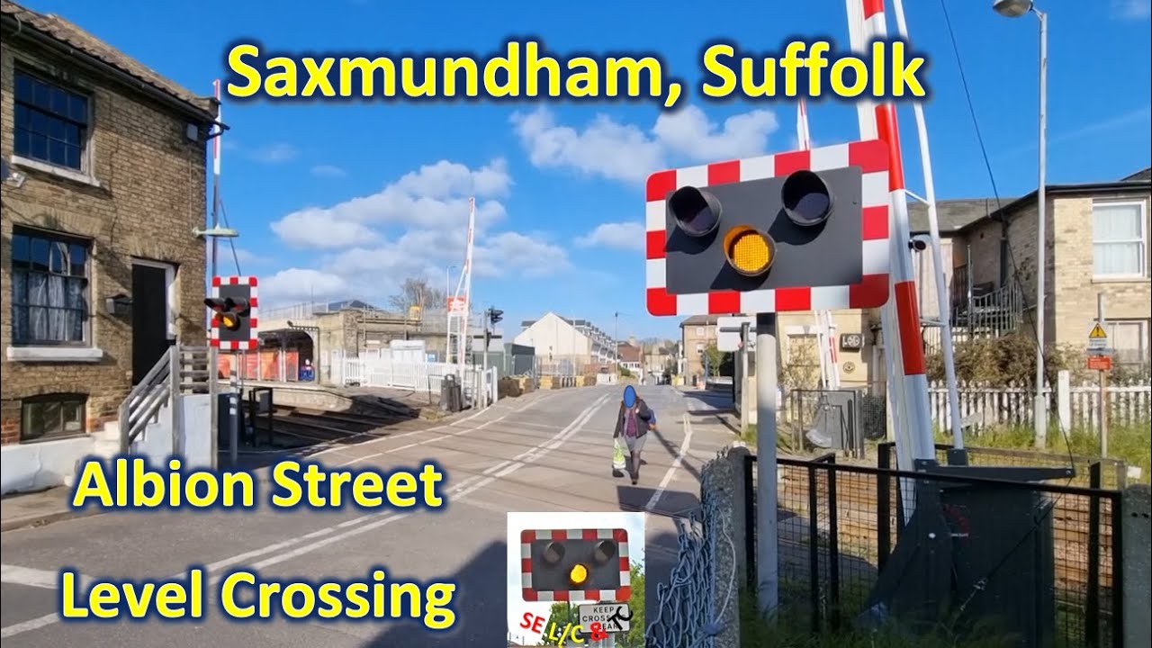 (New Barriers) Saxmundham (Albion Street) Level Crossing, Suffolk - YouTube