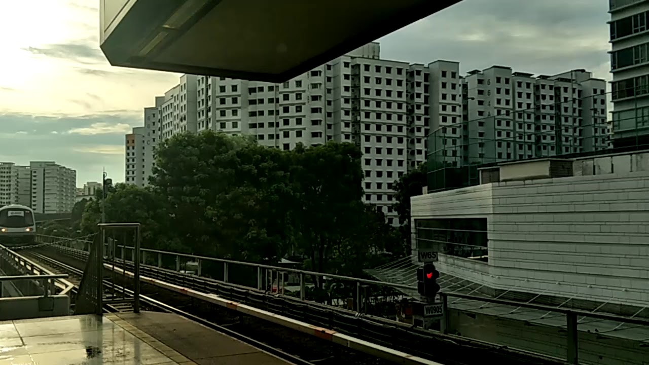 C151A 🚄 🚉 arriving at Boon Lay EW27 - YouTube