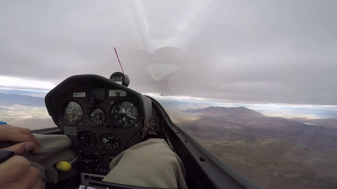 Wave soaring at Air Sailing - YouTube