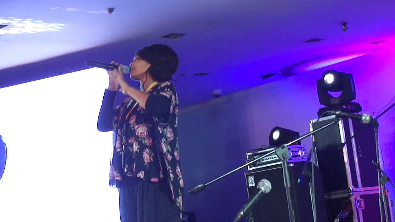 Gabrielle Thompson- Alabaster Box - YouTube