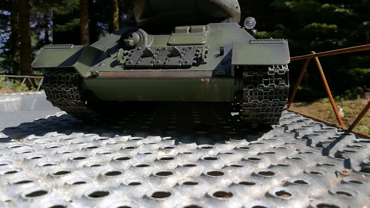 T-34-85 RC Tank - YouTube