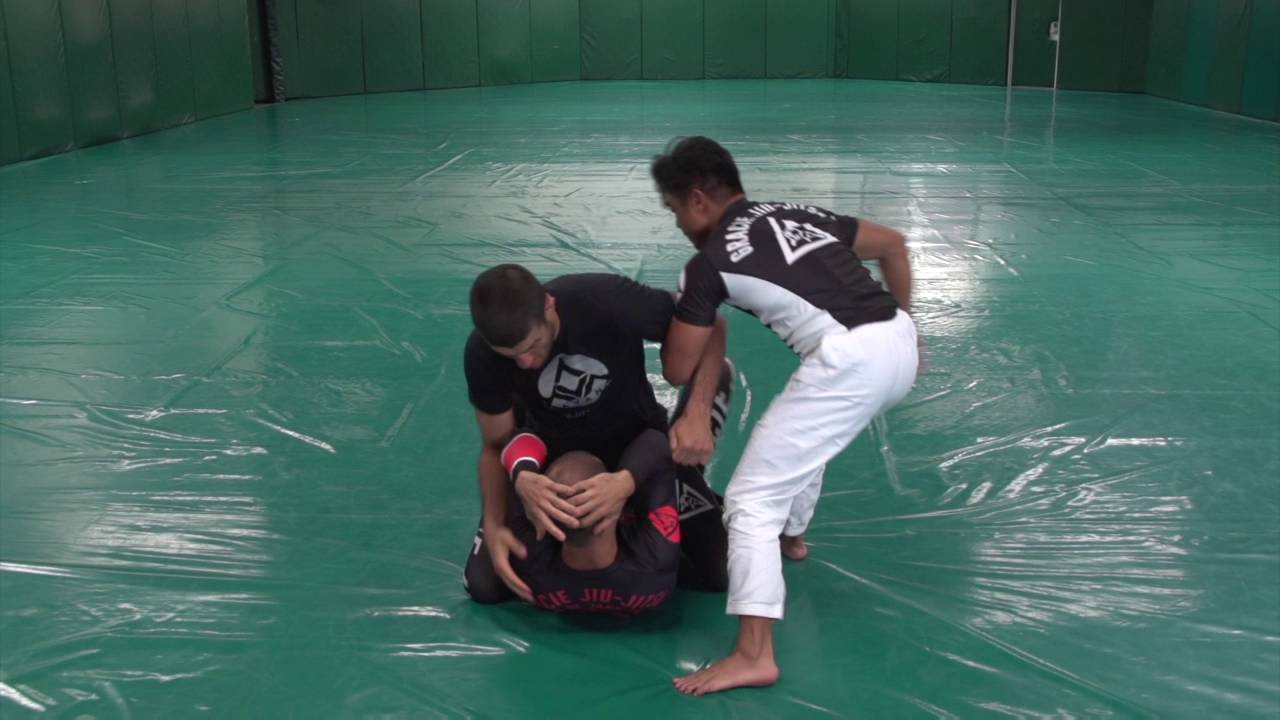 HOW TO BREAK UP A STREET FIGHT IN LESS THAN 3 SECONDS!!! - YouTube