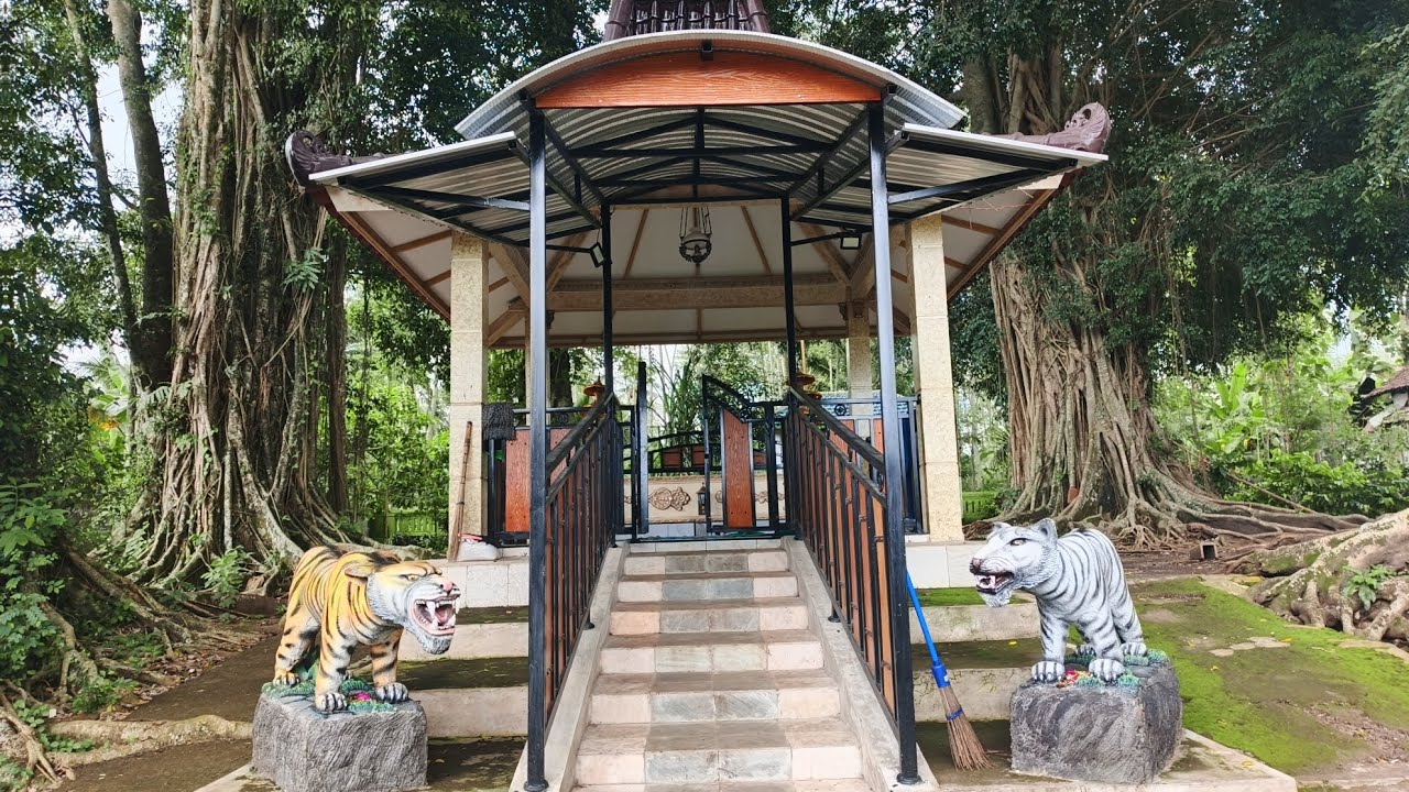 Punden Mbah Beruk, Malang, Punden wingit yang dijaga macan putih dan ...