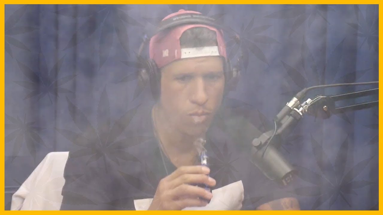 NINJA FUMANDO COM MONARK | Cortes Podcast - YouTube