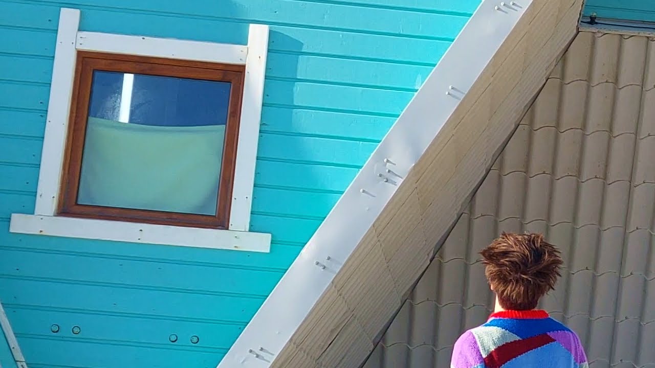 Charlie Penn - Sunrise Birthday Party [Official Music Video] - YouTube