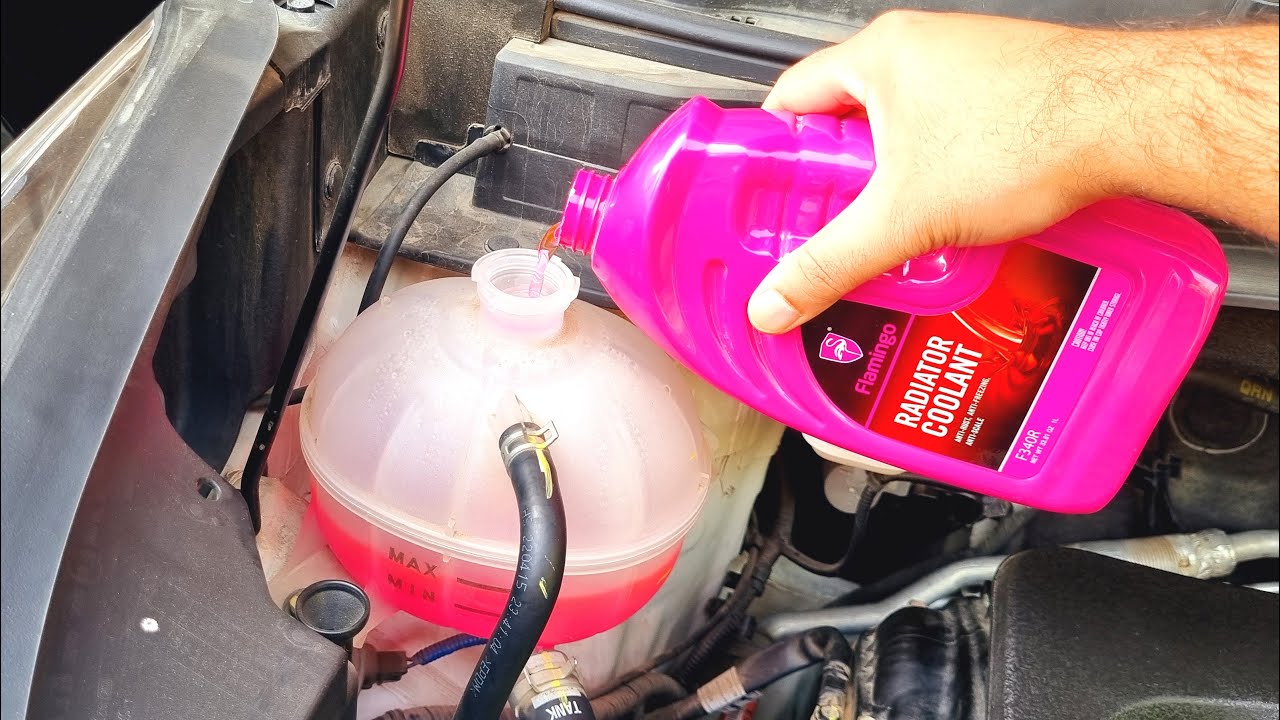 How to top up engine coolant in Kia Sportage - YouTube