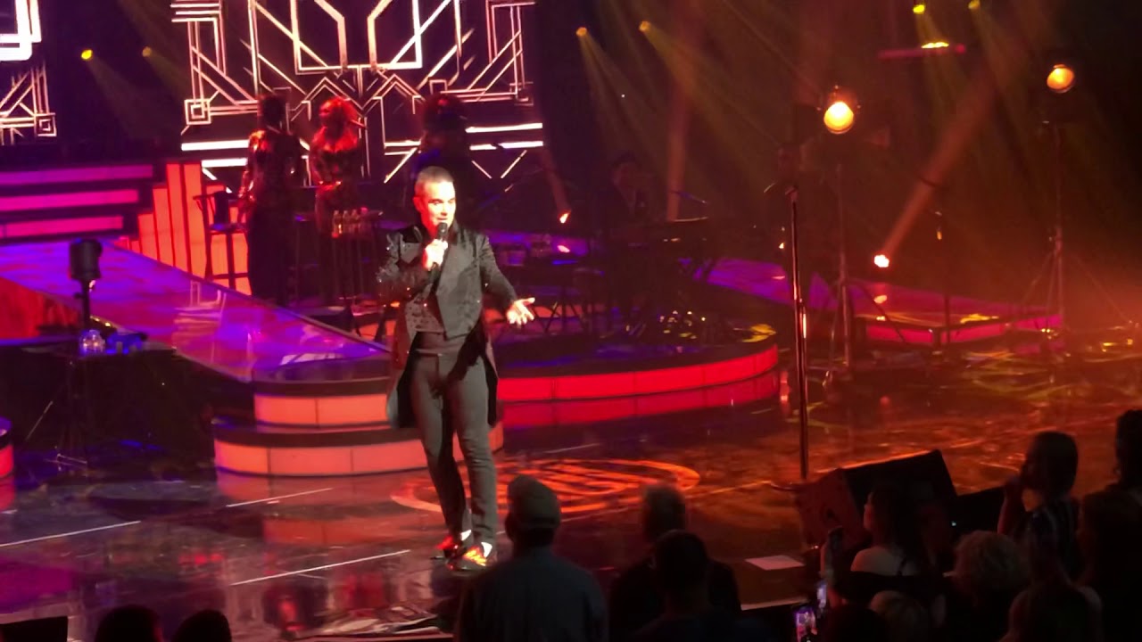 Robbie Williams, CREEP Radiohead (very funny) 7-5-19 Wynn Las Vegas ...