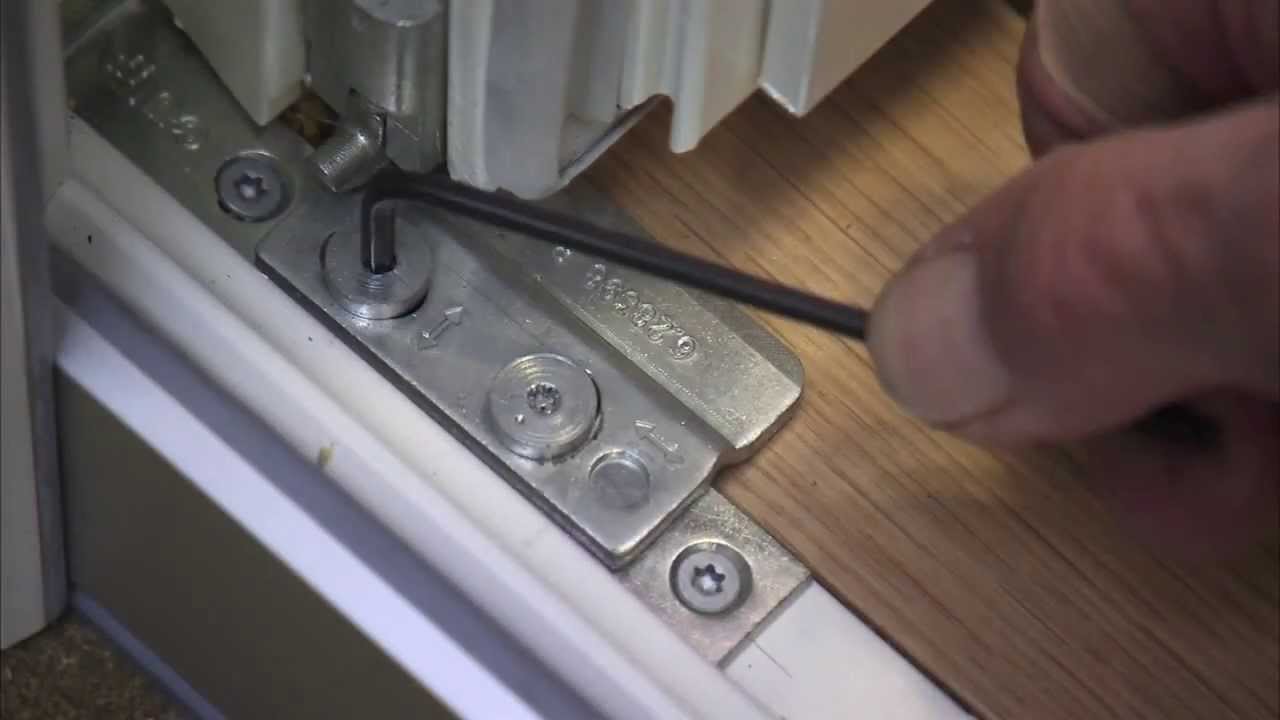 Guide: Justering af sidebundhængt dør og vindue - YouTube