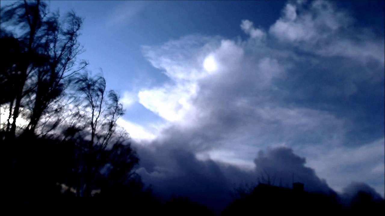 Interresting multilayer clouds Timelapse HD - YouTube