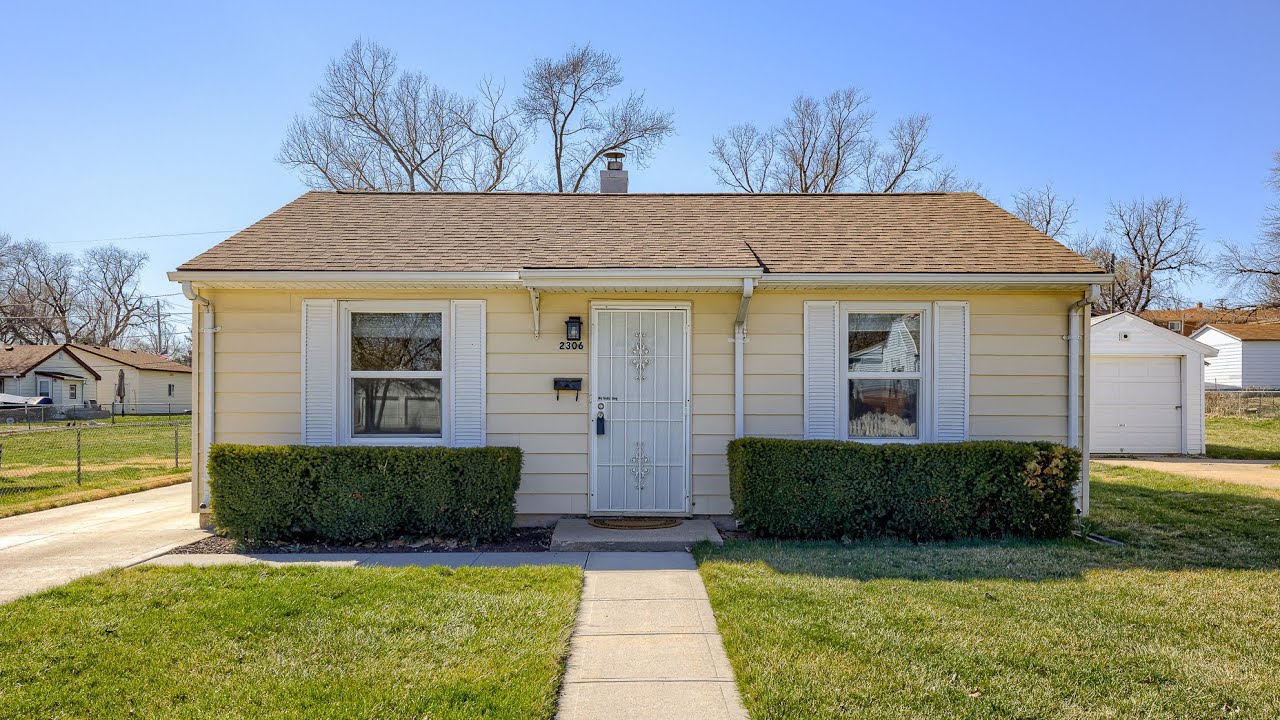 Bellevue Drone Video: 2306 Van Buren St - Justin Evers - YouTube