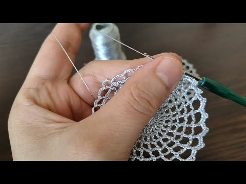 GRİ SİMLİ İPLİKTEN HEM ÇOK KOLAY HEM DE ÇOK ŞIK HAVLU KENARI MODELİ YAPILIŞI