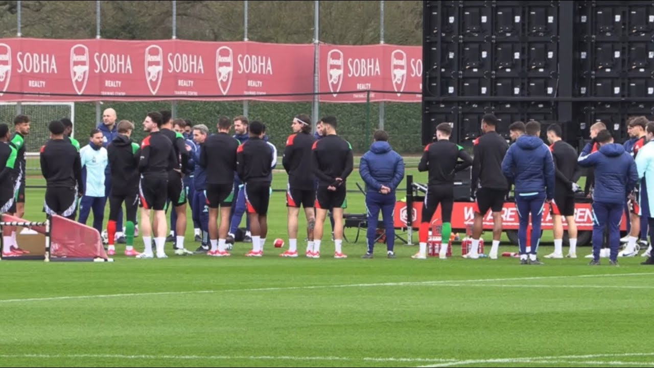 Arsenal train ahead of UEFA ChampionsLeague game against PSV - YouTube