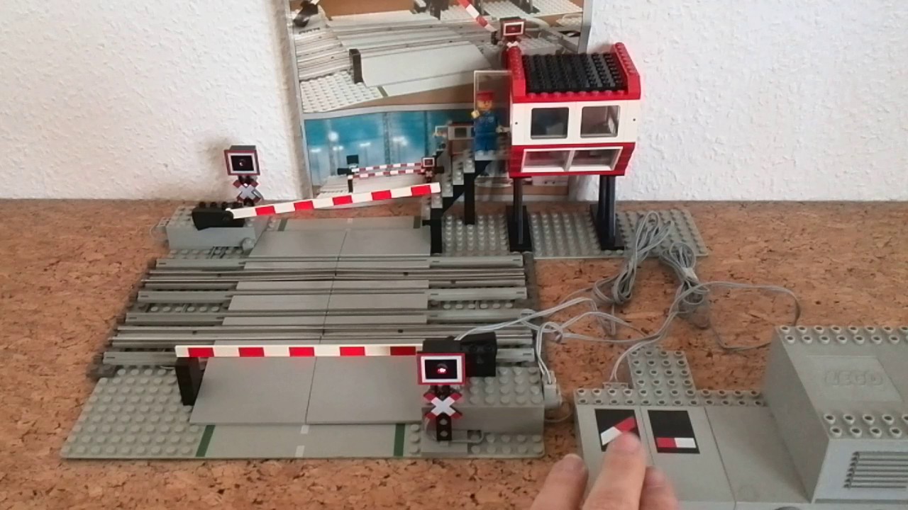 LEGO Eisenbahn 7866 12V Bahnübergang level crossing train remote ...
