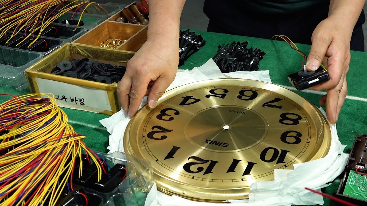 Process of making grandfather's clock. Korean oldest clock factory ...