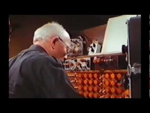 Oskar Sala - Improvisation Mixtur-Trautonium (2) - 1987 - YouTube