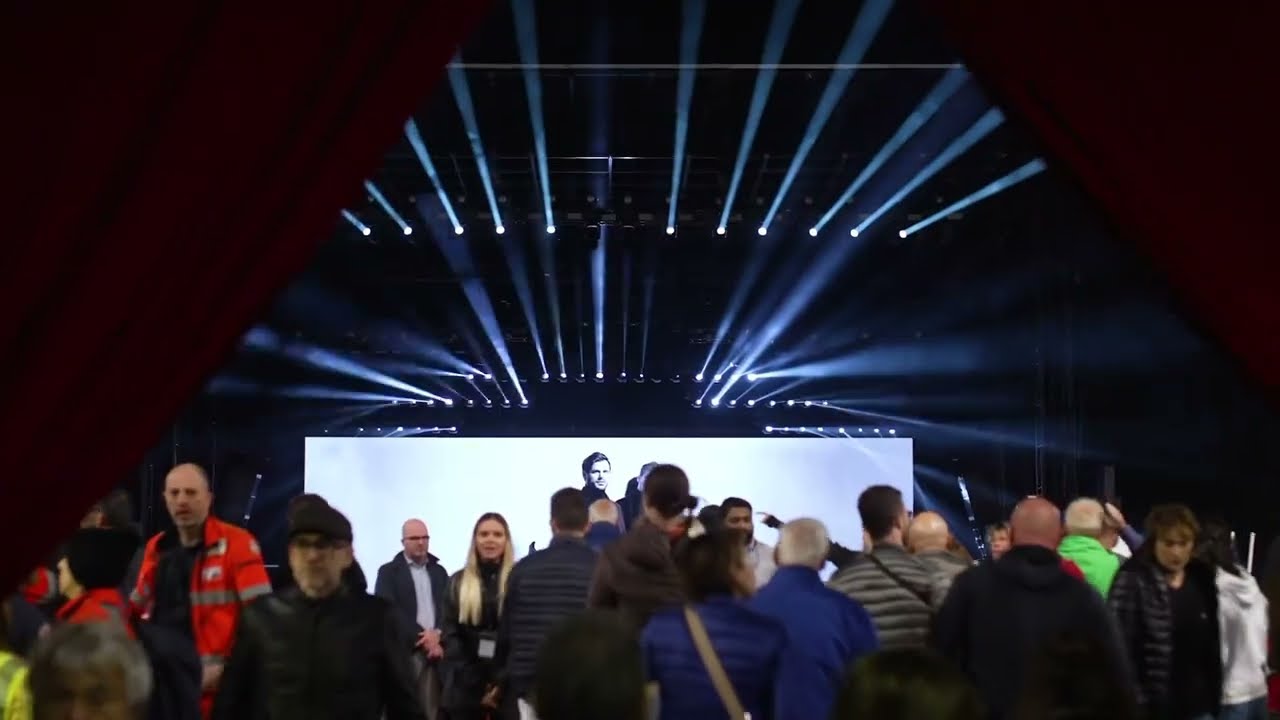 2Cellos Hauser and Luka Europe Tour Moments At Venice Arena Di Verona ...