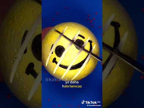 Bir gün hepimiz öleceğiz dünyada tek adaletli olan şey herkesin bir gün ölmesidir..