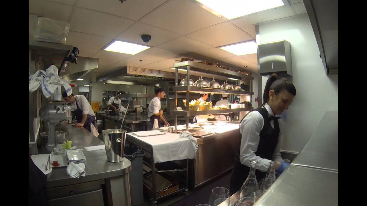 Timelapse in the Le Gavroche kitchen - YouTube