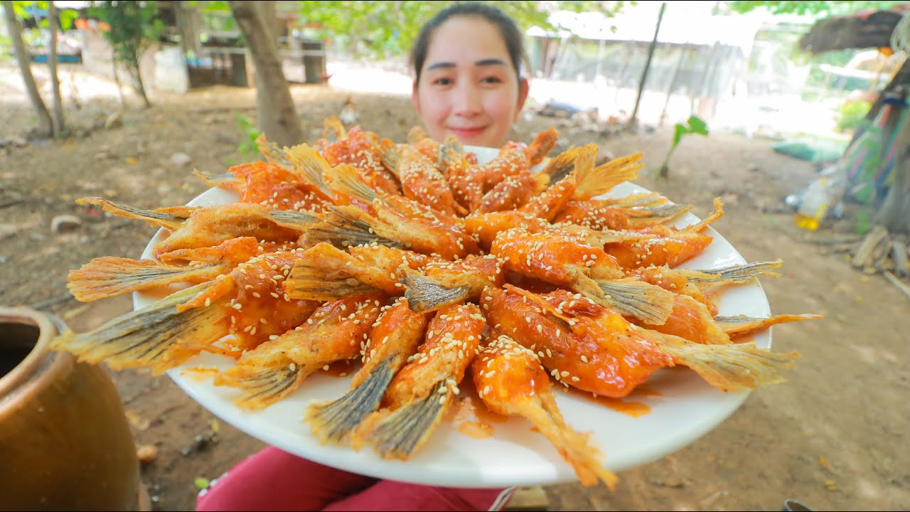 Crispy salmon fin soaked spicy sauce - Cooking skill - YouTube