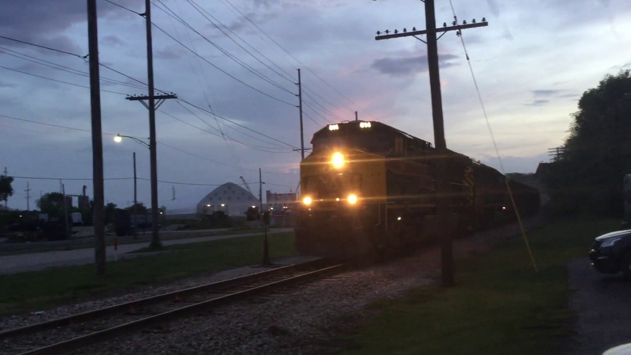 IAIS 514 (ES44AC) and 150 (SD38-2) lead the Iowa Interstate CBBI ...