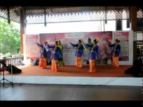 Noor Arfa Craft Complex - Tarian Rodat - YouTube