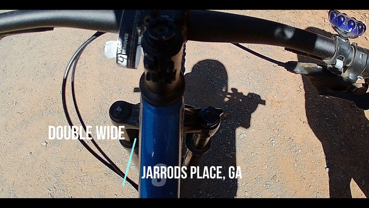 Run down double wide at Jarrods place! - YouTube