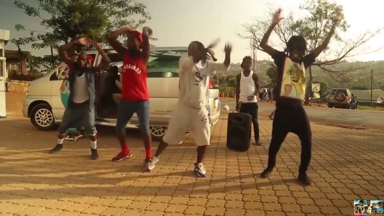 Dança africana (African dance). - YouTube