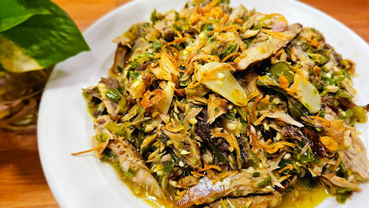 RESEP IKAN PINDANG TONGKOL SUWIR CABE IJO - YouTube
